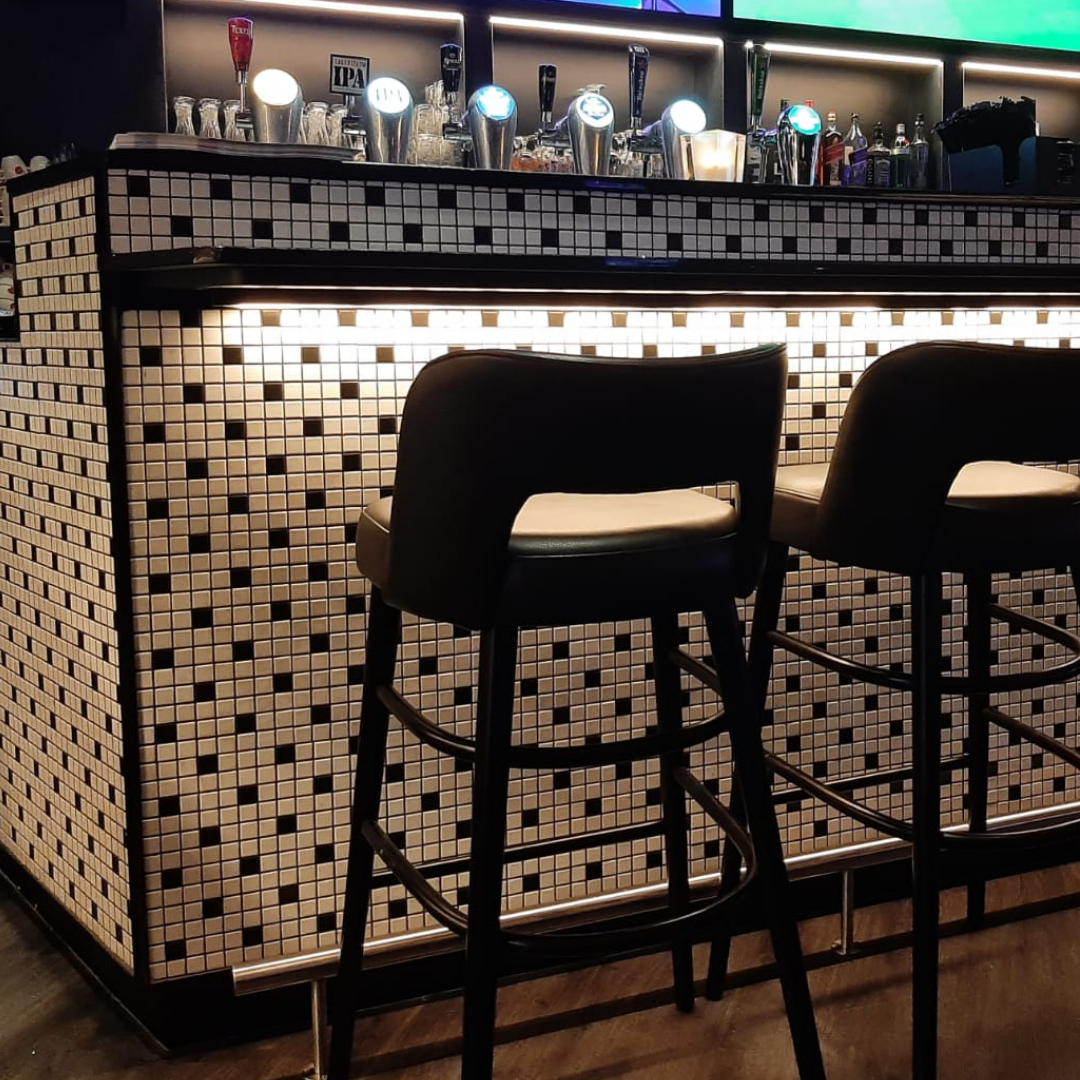 LOH-Mayfair-18 White Black Dots - The Mosaic Factory